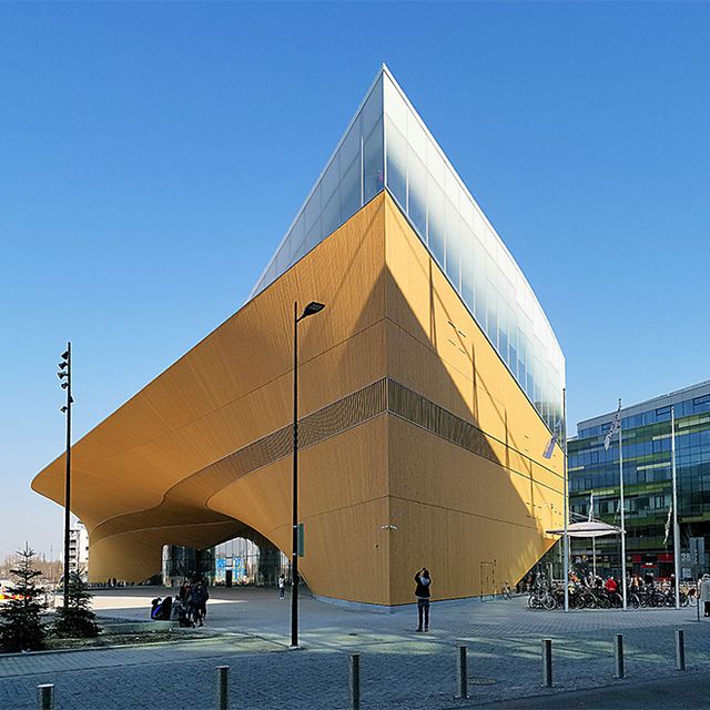 Кто и как строил средневековые соборы (18+) • Arzamas